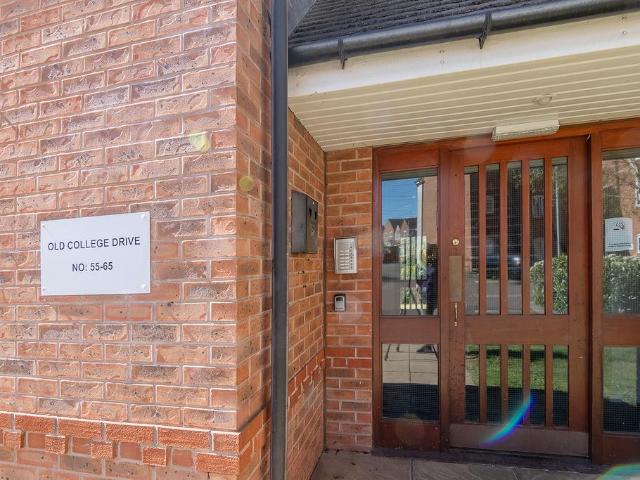 2 bedroom flat for sale