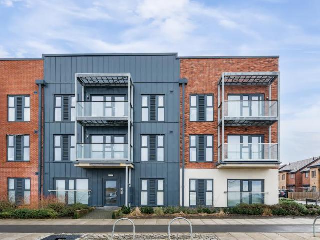 2 bedroom flat for sale