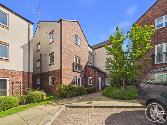 2 bedroom flat for sale