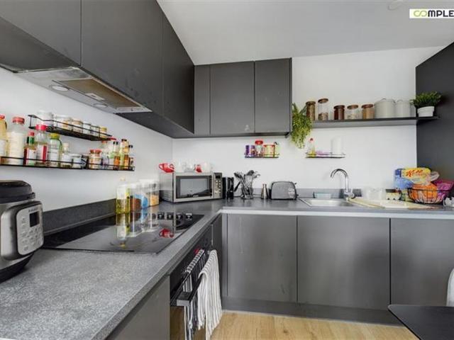 2 bedroom flat for sale