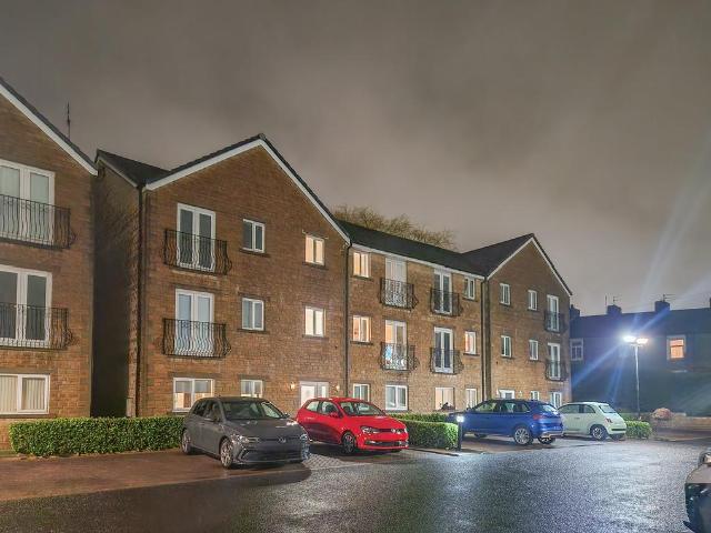 2 bedroom flat for sale