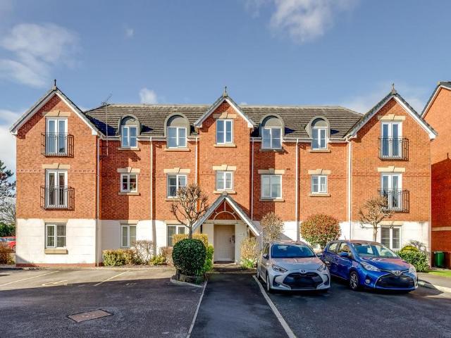 2 bedroom flat for sale