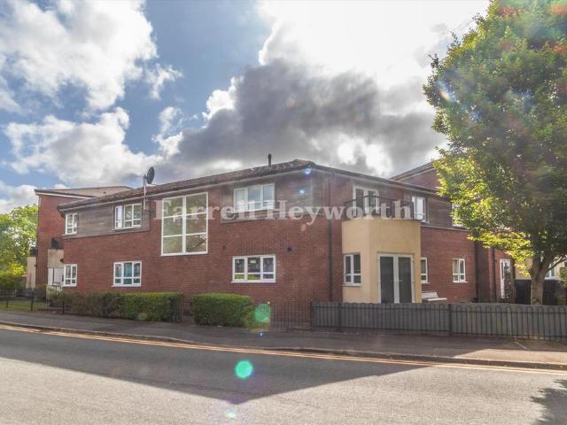 2 bedroom flat for sale