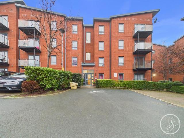 2 bedroom flat for sale