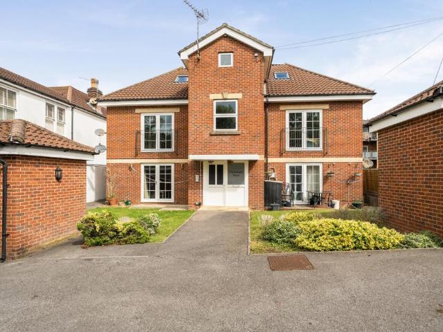 2 bedroom flat for sale