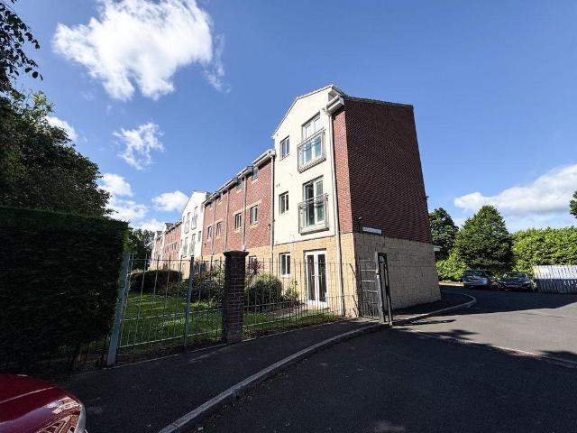 2 bedroom flat for sale
