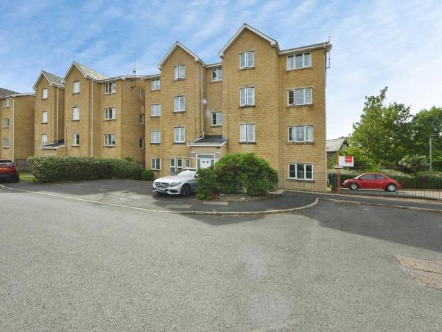 2 bedroom flat for sale