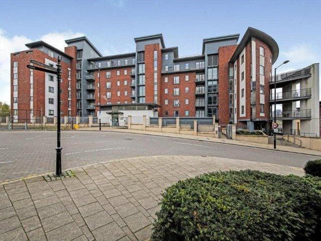 2 bedroom flat for sale