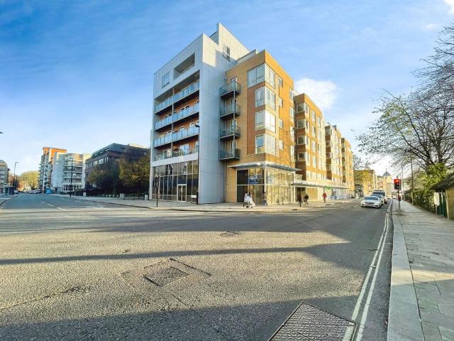 2 bedroom flat for sale