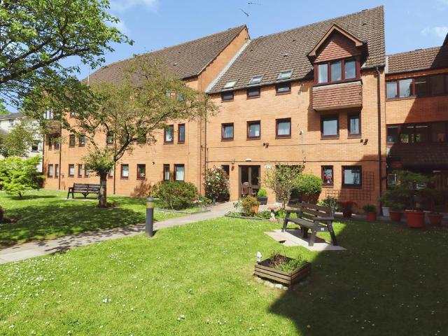 2 bedroom flat for sale