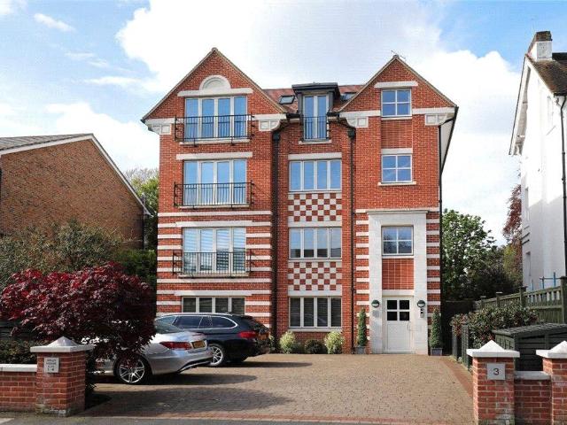 2 bedroom flat for sale