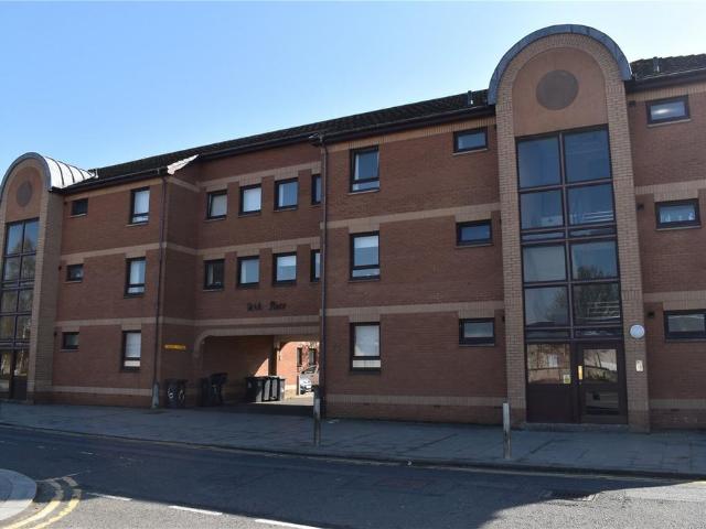2 bedroom flat for sale