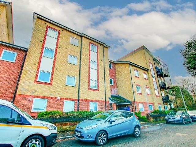 2 bedroom flat for sale