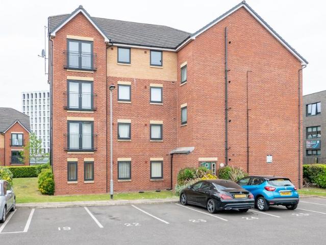 2 bedroom flat for sale