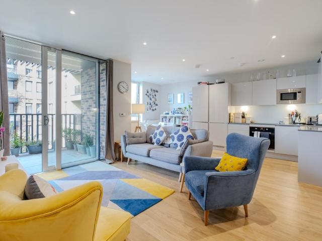2 bedroom flat for sale