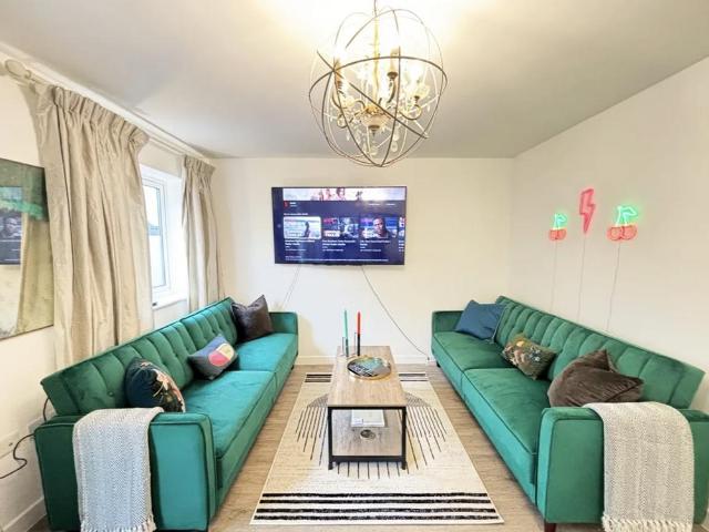 2 bedroom flat for sale