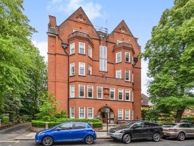 2 bedroom flat for sale