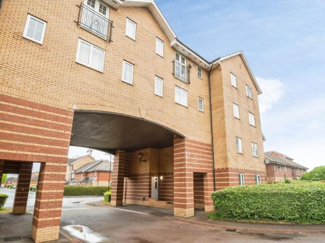 2 bedroom flat for sale