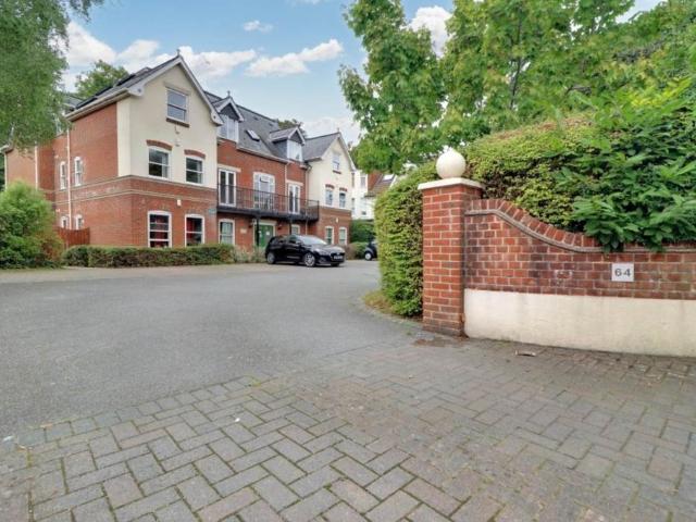 2 bedroom flat for sale