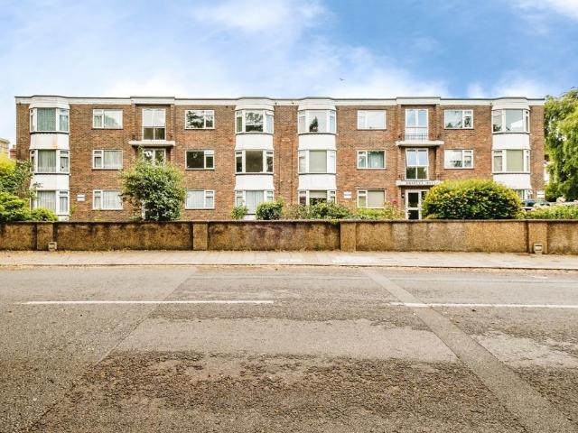 2 bedroom flat for sale