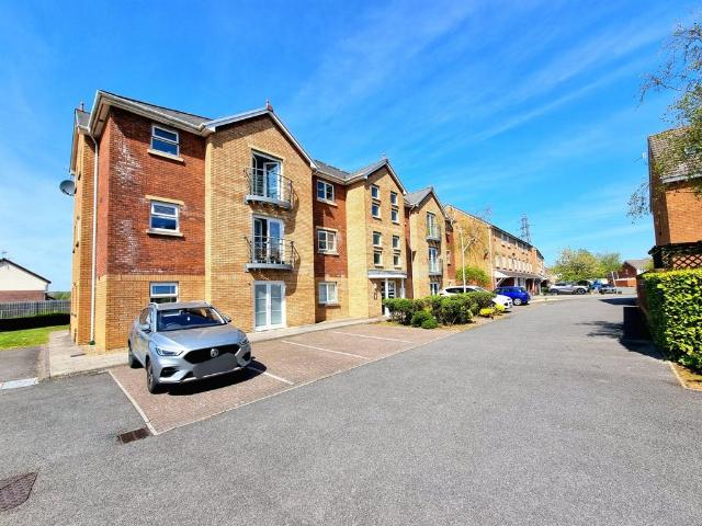 2 bedroom flat for sale