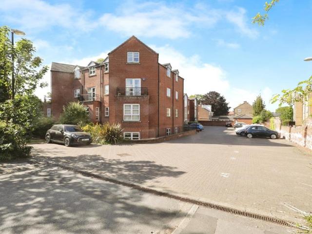 2 bedroom flat for sale
