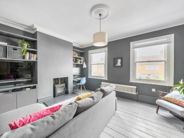 2 bedroom flat for sale