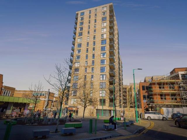 2 bedroom flat for sale
