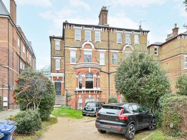 2 bedroom flat for sale