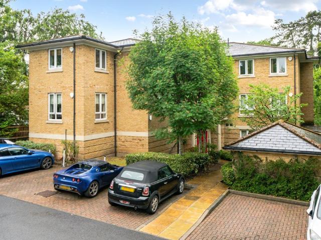 2 bedroom flat for sale