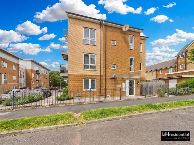2 bedroom flat for sale