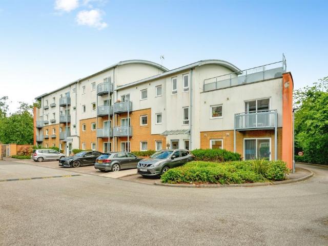 2 bedroom flat for sale