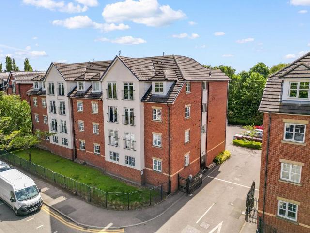 2 bedroom flat for sale