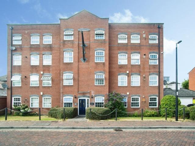 2 bedroom flat for sale