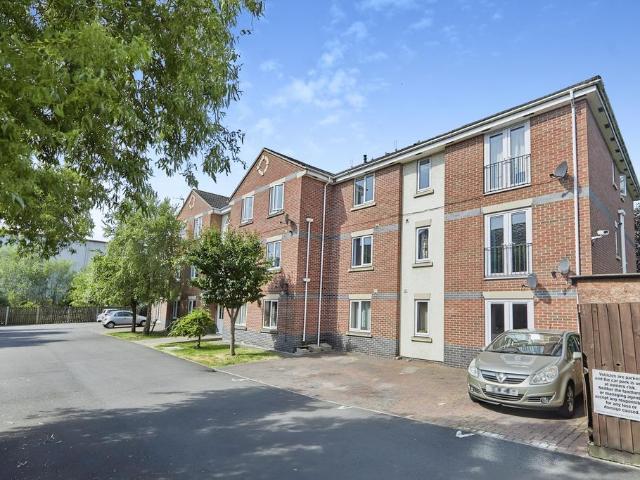 2 bedroom flat for sale