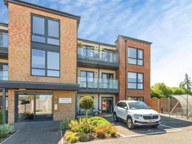 2 bedroom flat for sale
