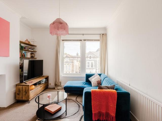 2 bedroom flat for sale