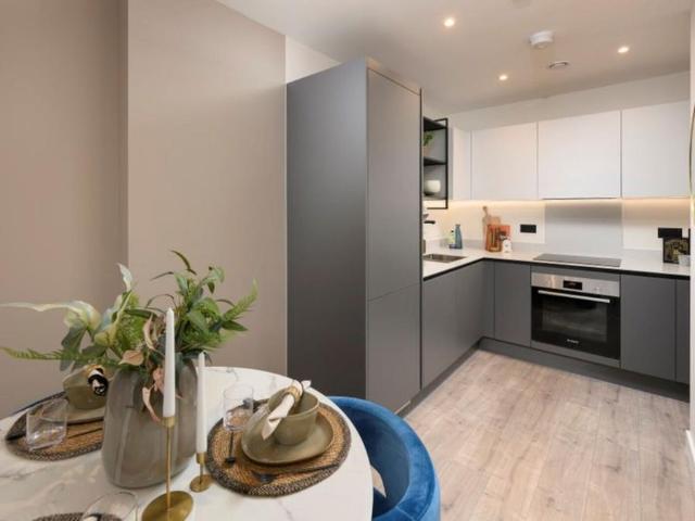 2 bedroom flat for sale
