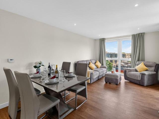 2 bedroom flat for sale