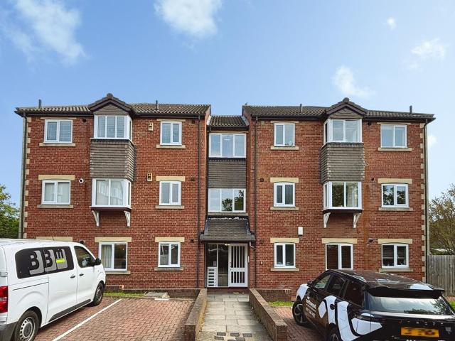 2 bedroom flat for sale