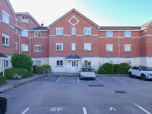 2 bedroom flat for sale