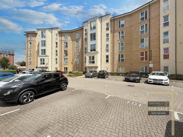 2 bedroom flat for sale