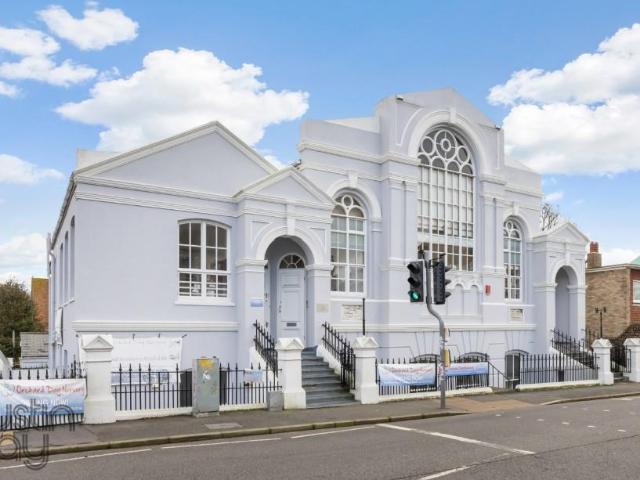 2 bedroom flat for sale