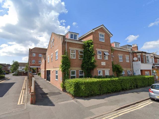 2 bedroom flat for sale