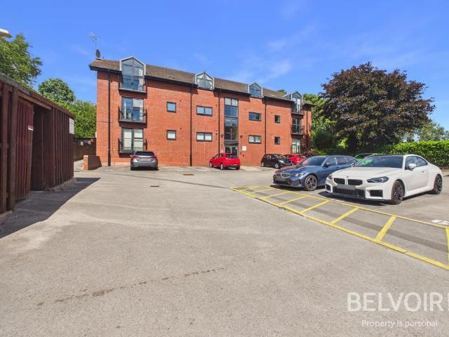 2 bedroom flat for sale