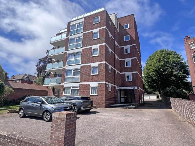 2 bedroom flat for sale