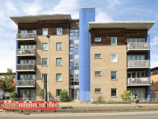 2 bedroom flat for sale