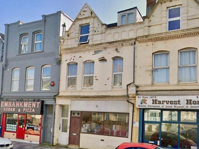2 bedroom flat for sale