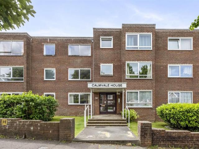 2 bedroom flat for sale