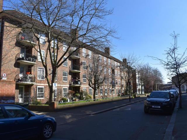 2 bedroom flat for sale